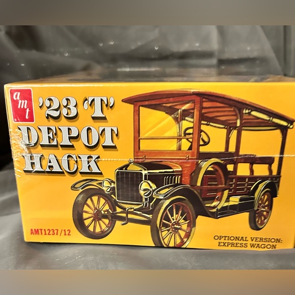 Amt | Games | Skill 2 Model Kit 923 Ford T Depot Hack 125 Scale Model ...